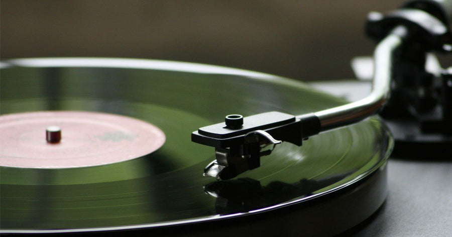 The ultimate guide to buying a vinyl record player – Funky Moose Records